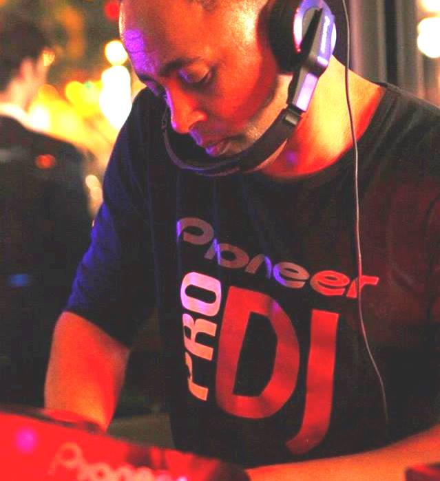 [Mobile] ドウェインについて – DWAYNE WAYNE LIVE